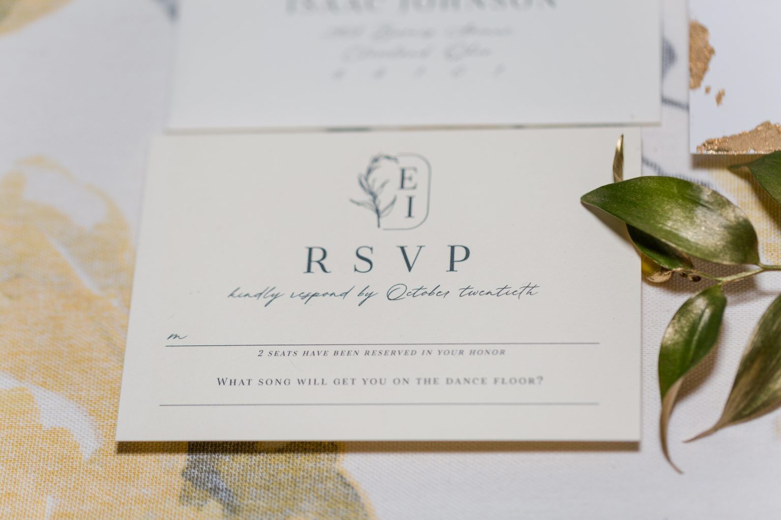 How to Create Your Glamorous Wedding in Gold - I Said Yes!