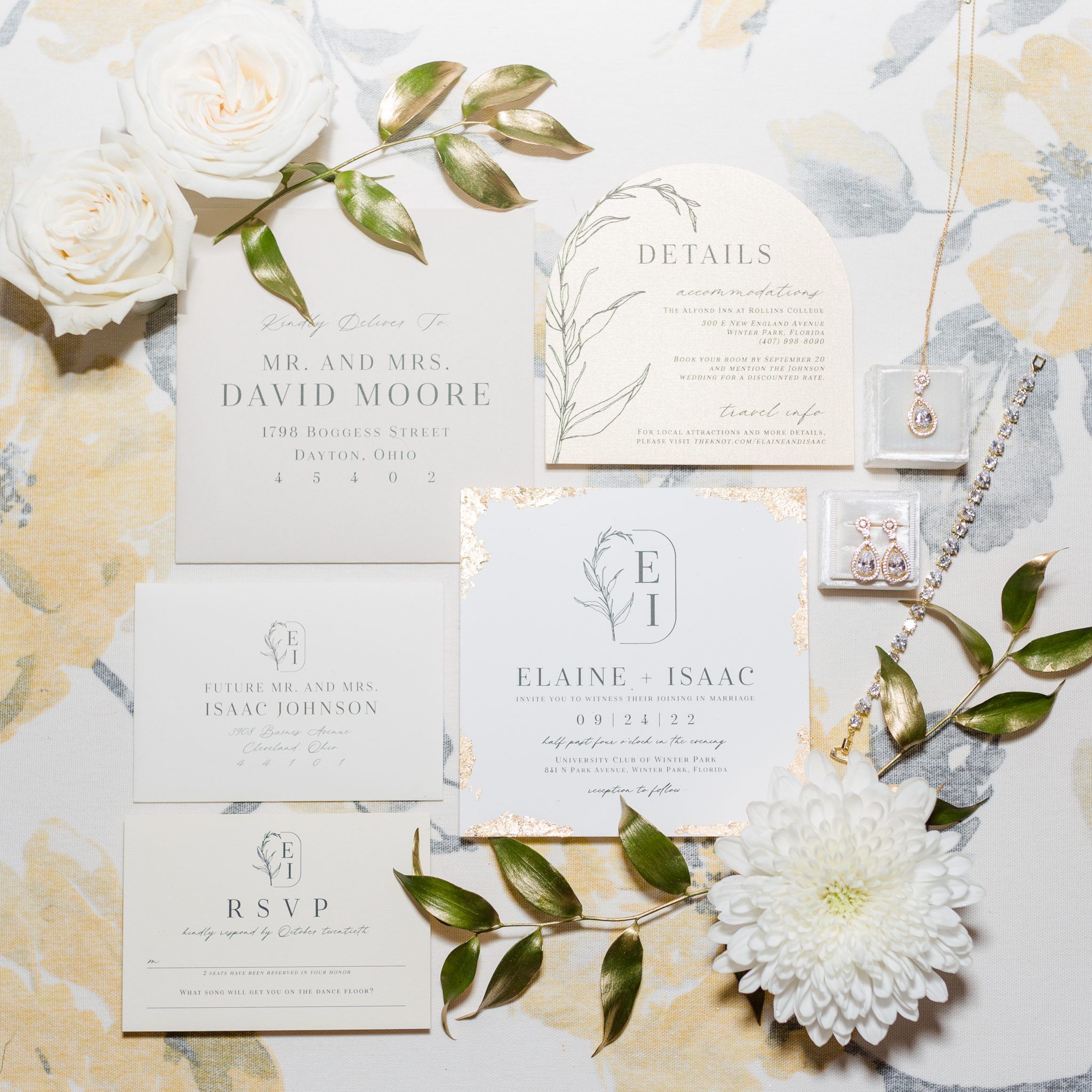 How to Create Your Glamorous Wedding in Gold - I Said Yes!